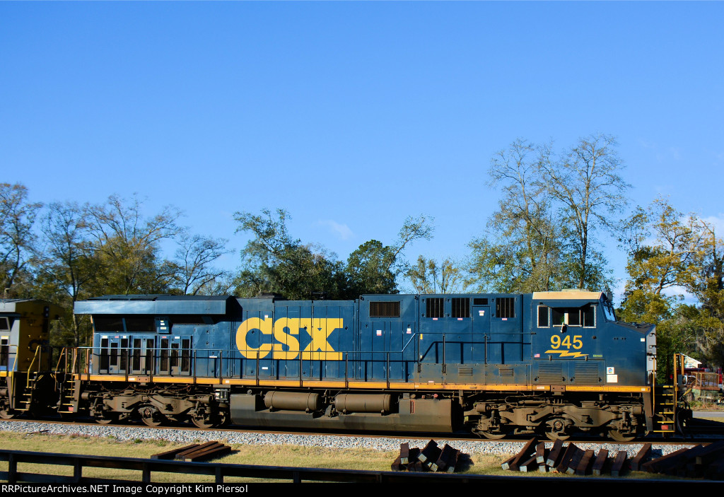 CSX 945
